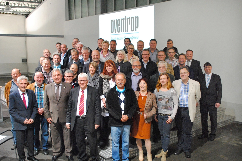 Zu Gast bei Oventrop: Stadtvertreter informieren sich über Armaturen ...